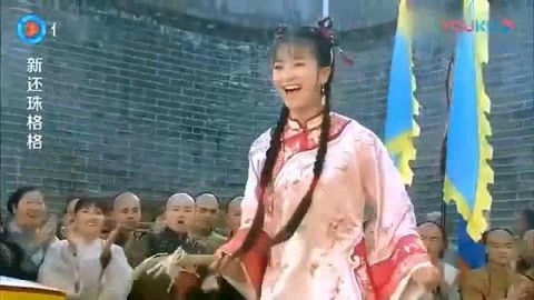 新还珠格格:小燕子PK塞娅,比赛转陀螺,针锋相对,看鹿死谁手?