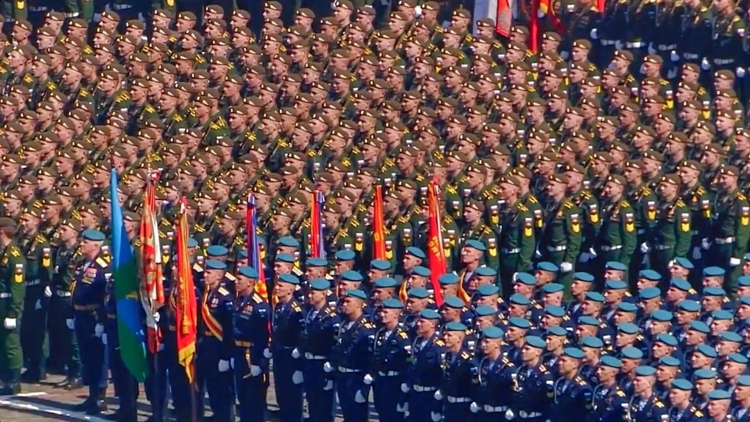 俄胜利日75周年阅兵,受阅部队集结完毕,军乐队奏响神圣的战争!