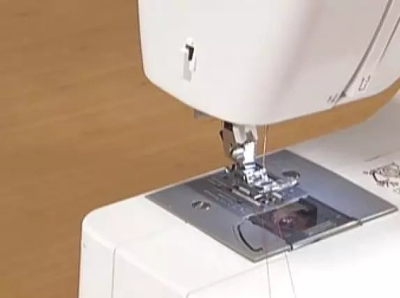 XT5800正品日本兄弟家用电脑多功能绣花机 缝纫机视频教程
