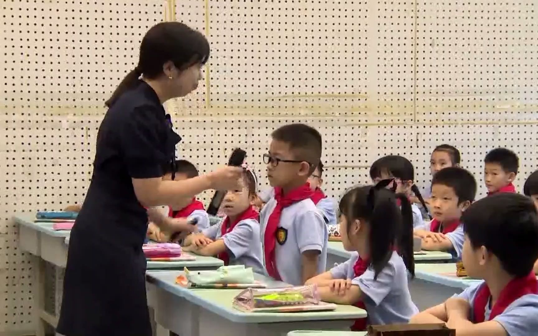 一下第7课《怎么都快乐》全国赛课二等奖(配套课件教案)