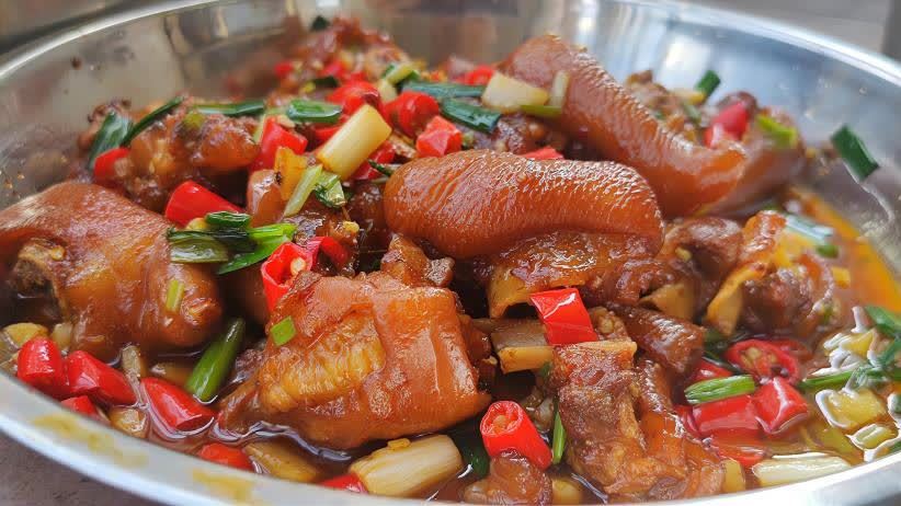 这才是猪脚最好吃的做法,方法简单,香辣入味,下酒下饭都不错