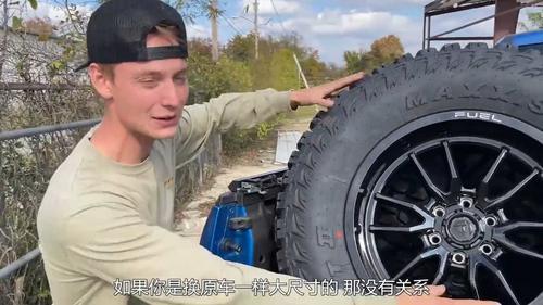 美国小哥修复2021Ram1500TRX第七集,终于等到烤漆房,喷漆装玻璃