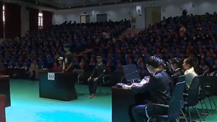 北师大万宁附中首届模拟法庭开庭审判