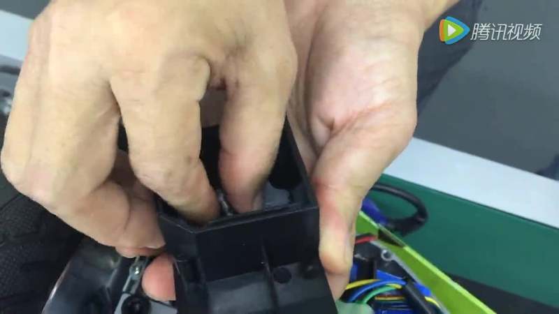 平衡车单边轮子不转,跑马灯闪烁问题检测