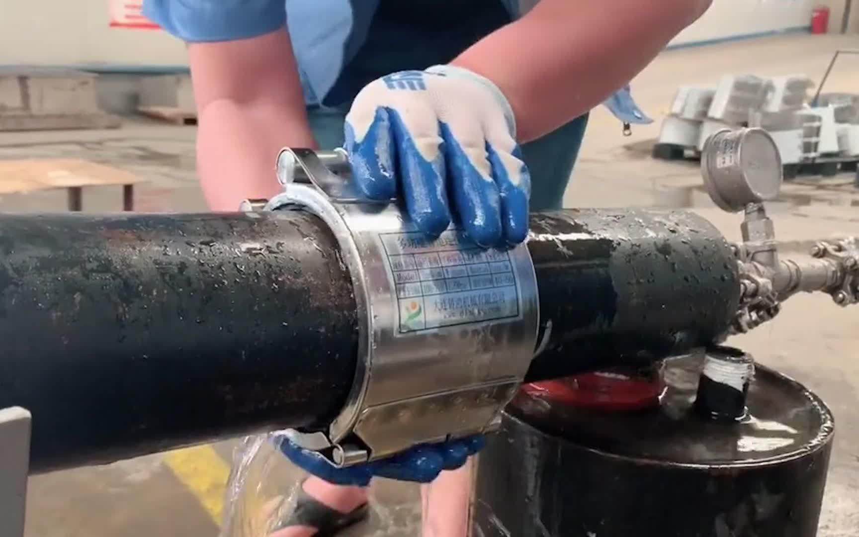 猜猜这管道修补器能承受几个压!?