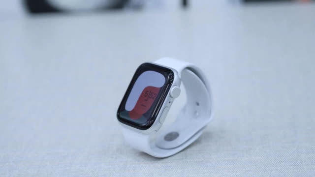 Apple Watch SE新款智能手表开箱评测