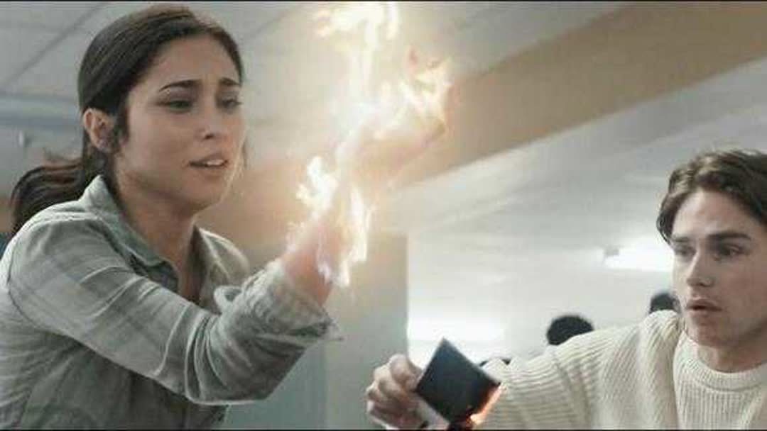 2019恐怖片《拍栗得》照片捆绑本人性命,撕碎照片就等于杀人