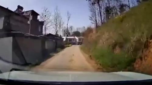行车记录仪,这路修的,我相信翻车我不是第一个肯定也不是最后一个