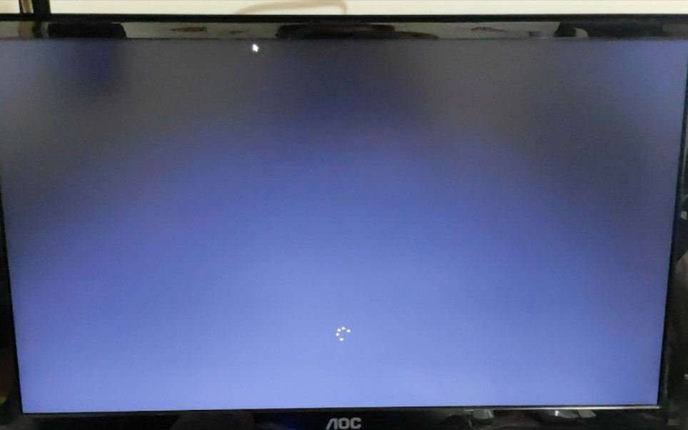 电脑黑屏转圈,有鼠标,但不能进系统操作界面,可以进BIOS界面,大哥...