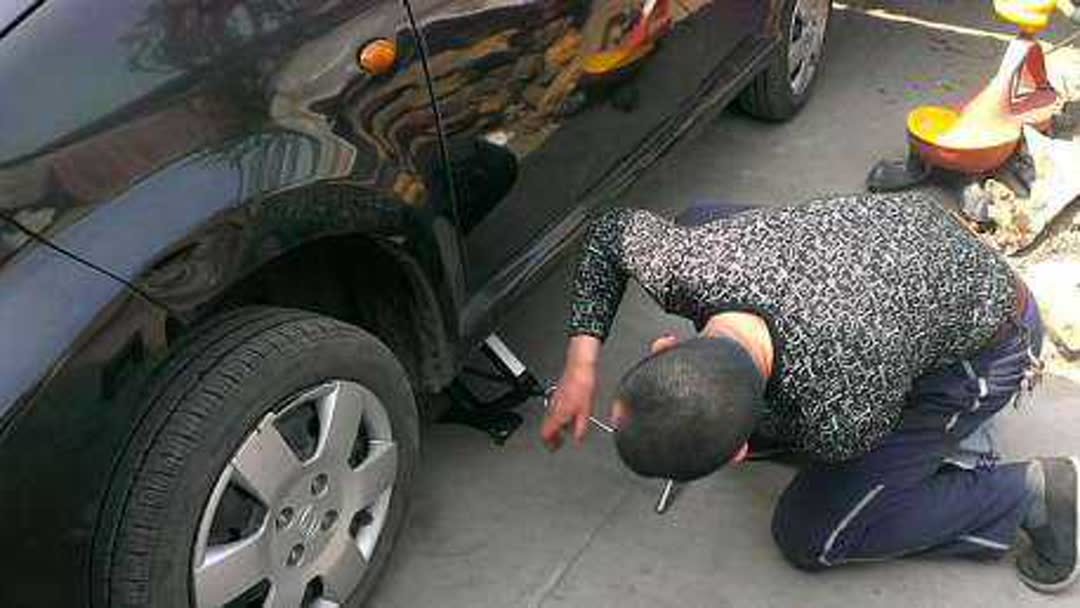 刹车片多久更换一次?老司机教你,如何判断和检车刹车片需要更换