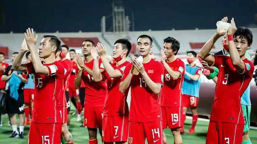 FIFA最新排名:日本遭重创,12强赛黑马连升7位,国足积分又下跌