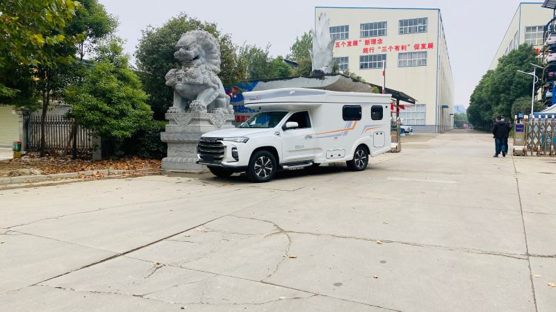 升顶还是齐星牛,大通T90硬升顶房车又出6座新布局,品质内饰升级