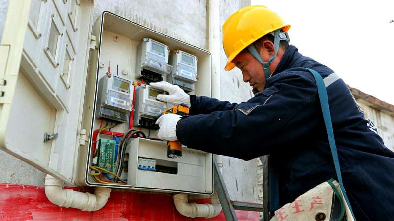 电工又一绝活:家里漏电了,如何判断是哪根电线漏电?方法很简单