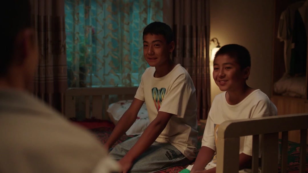 《我们这十年》《热爱》热身赛失败 小球员到宿舍安慰张雷