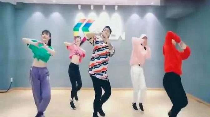 海藻舞:海藻海藻歌曲,团体舞蹈的原创,太可爱了