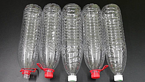 用5个塑料瓶制作一个笔筒,简单实用