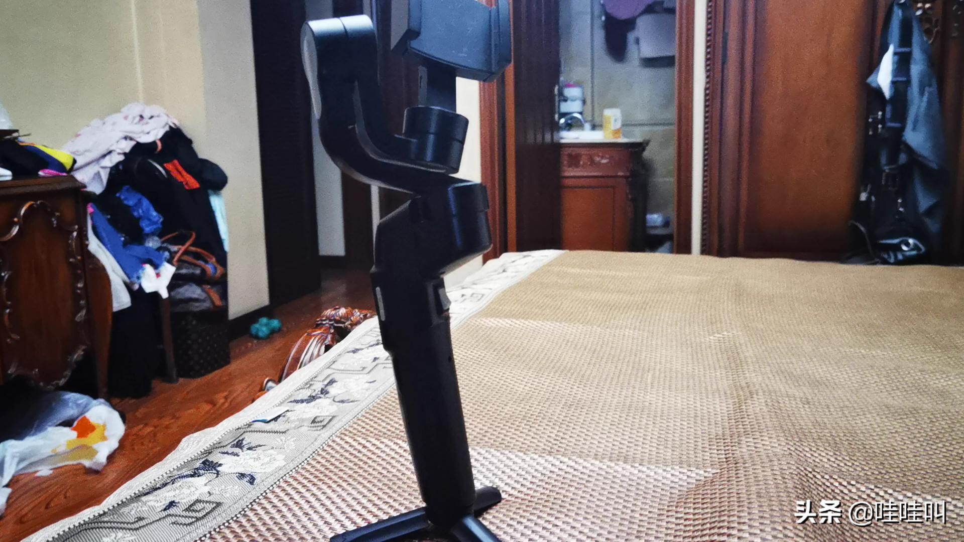 这就是魔爪稳定器,质量太差,服务更糟糕,从11点到2点20分