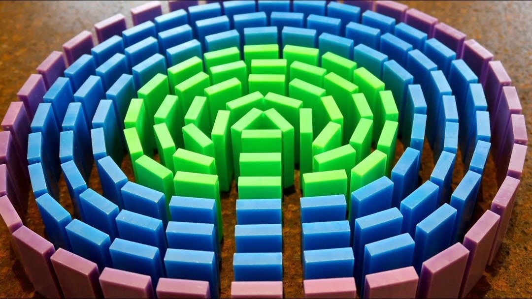 多米诺之家:如何建立多米诺骨牌圆场-弹珠轨道