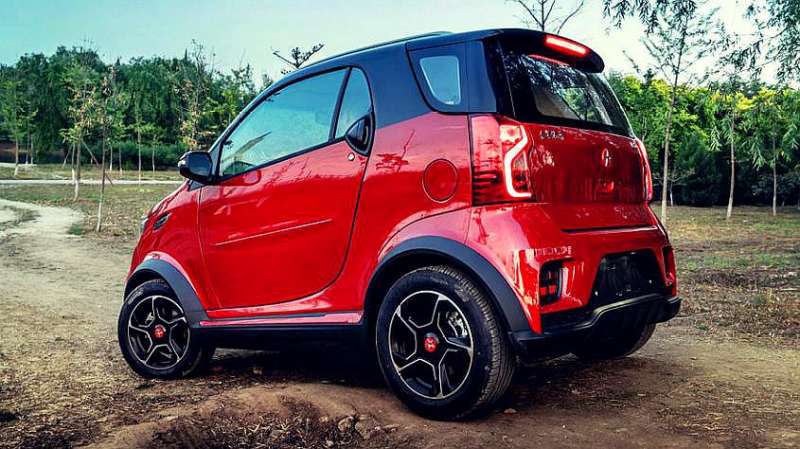 国产又一犀利之作!不到5万,续航300KM,电四驱,车标尽显威风!