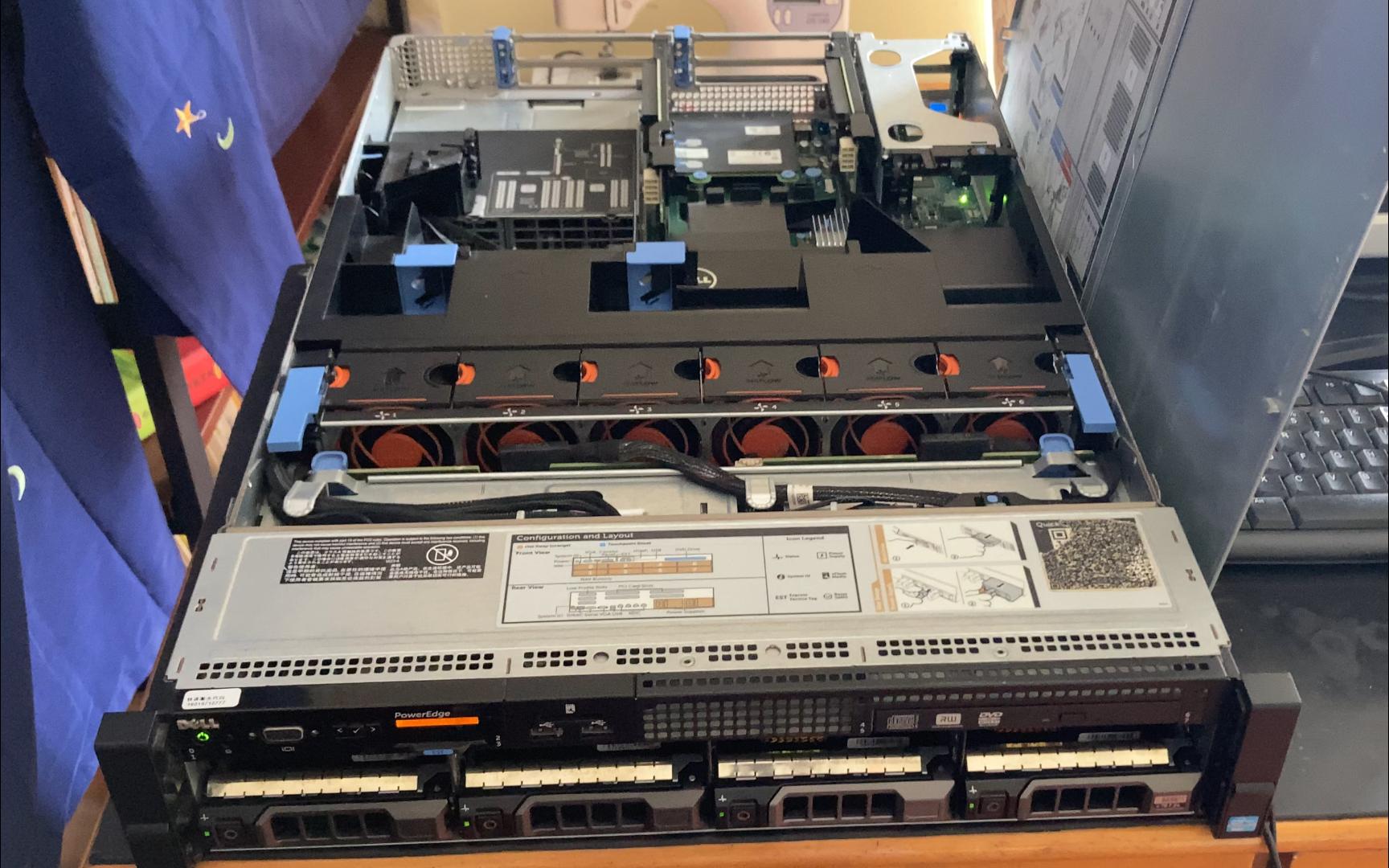 在家里放了台服务器,邻居:*