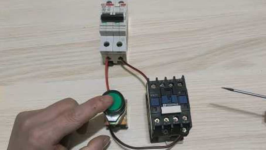 简单二次回路基础,按钮点动控制电路接线,电工学习接触器入门