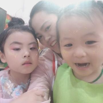 佩琪姐妹 