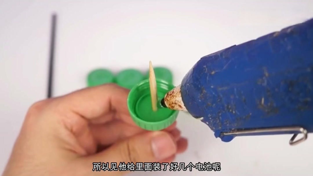 手工达人用硬纸片制作坦克模型,比买的玩具更好玩,太有才了