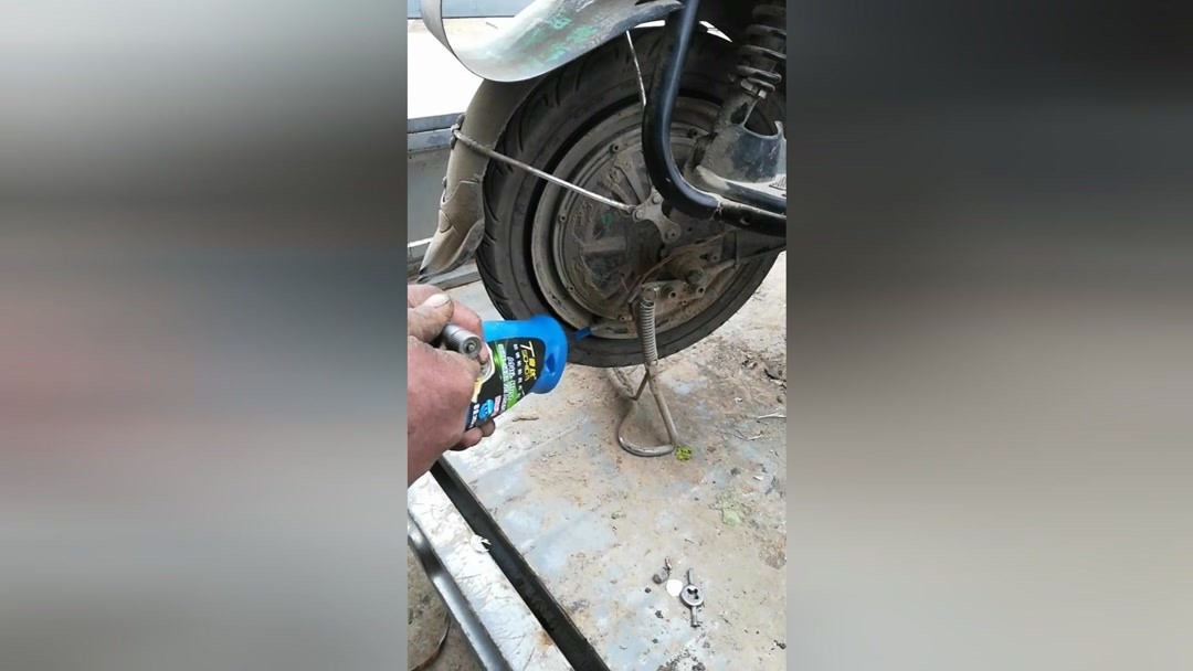 这样给真空胎打胶