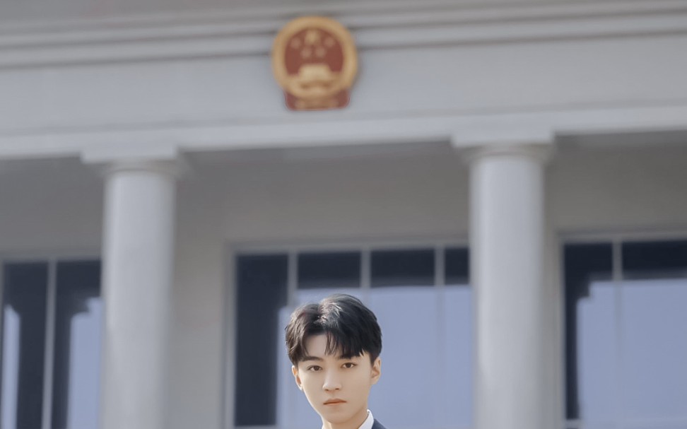 二入人民大会堂 二次受邀最高检 少年背景是国家