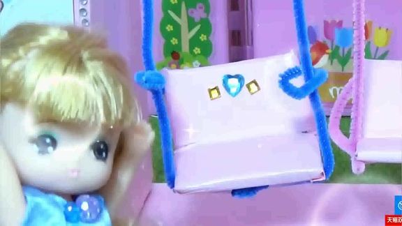 手工DIY:小乔教你用废纸箱为芭比娃娃制作好玩的秋千!