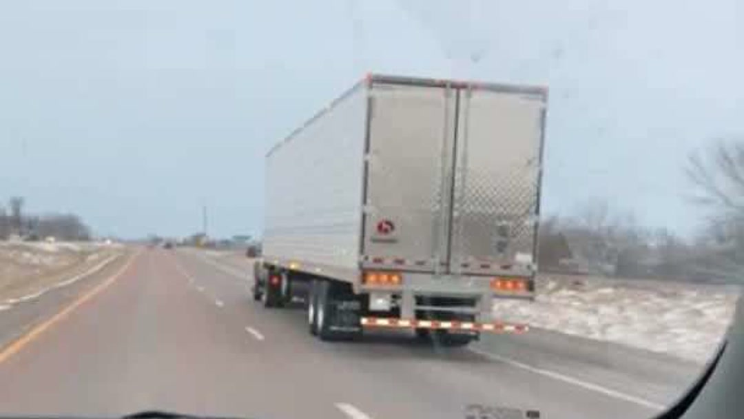 美国皮卡车拖运大卡车车厢