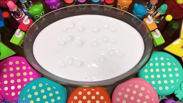 起泡胶制作,把丰富的材料放进黏土里,看着过瘾又解压