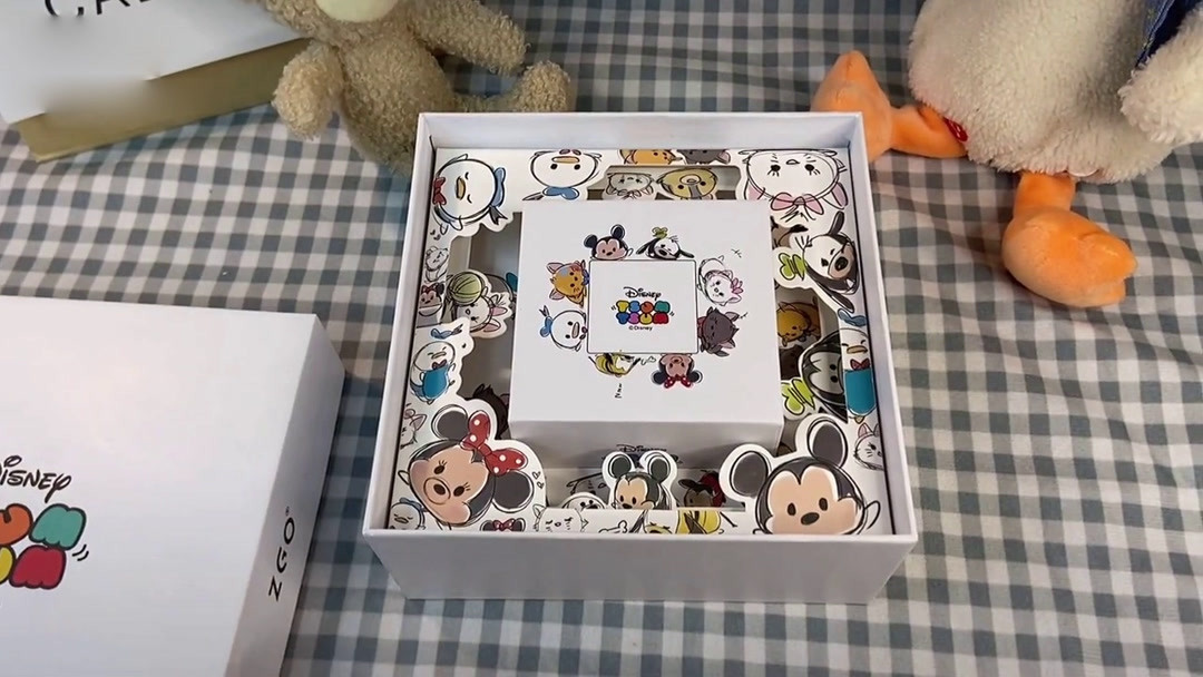 好喜欢男朋友送的迪士尼联名手表,盒子简直太?了吧,真的爱了!