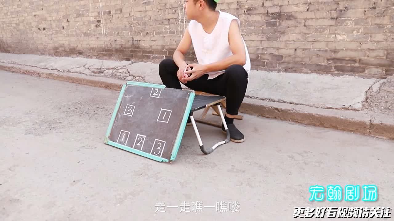 连连看游戏50一次,小伙连不出,美女却直接连出