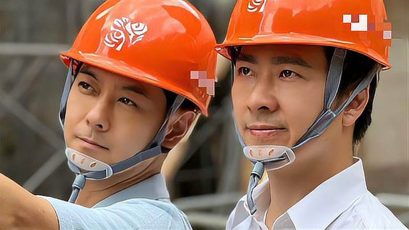 台媒爆艺人林志颖突发车祸,头部受伤儿子脸部擦伤,家人赶往医院