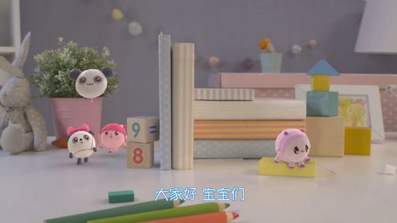 瑞奇宝宝:他们在拼积木,宝宝们很听话,能够锻炼他们益智