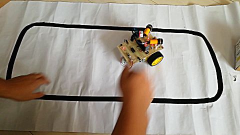 循黑线蓝牙小车红外避障小车51单片机stm32