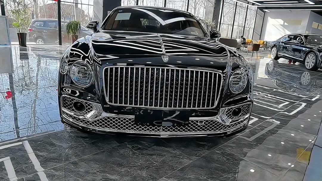 2021款宾利飞驰4.0TV8现车!首发限量版!