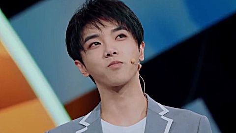 《王牌对王牌4》华晨宇勇敢告别过去,纯真的爱情故事感动全场落泪