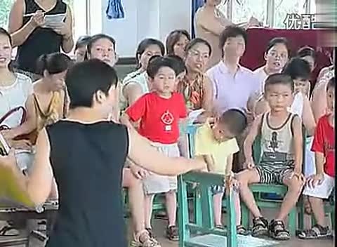 幼儿园小班幼儿园主题教学优质课展示《舞蹈教室教学活动》(1)_01