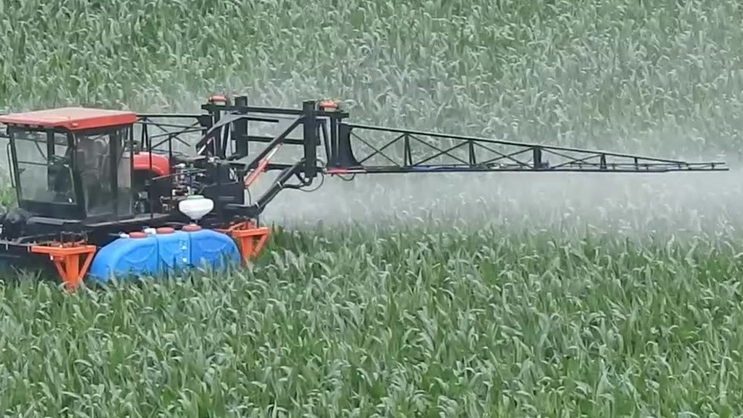 自走式高杆作物喷药机,牛牛牛!