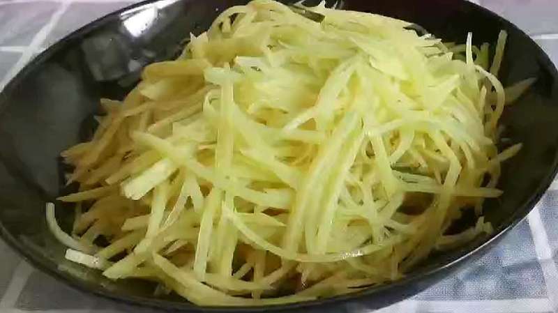 一道简单的不能再简单的家常菜,很多人都喜欢吃,3步轻松就搞定