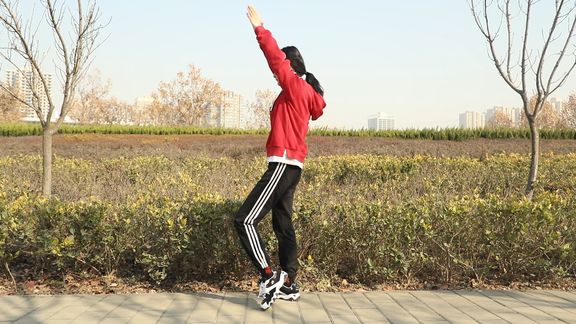 早上空腹做,瘦得特别快,坚持1个月,能瘦20斤