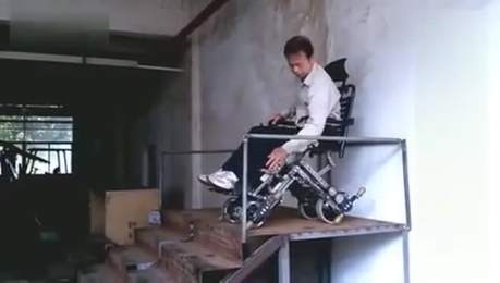 全电动爬楼梯轮椅