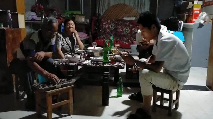 算盘。谁家有,像这样的。手机计算机和算盘那个快呢