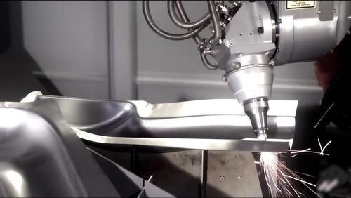 看了激光数控切割机的加工过程,才知道机械化有多厉害!