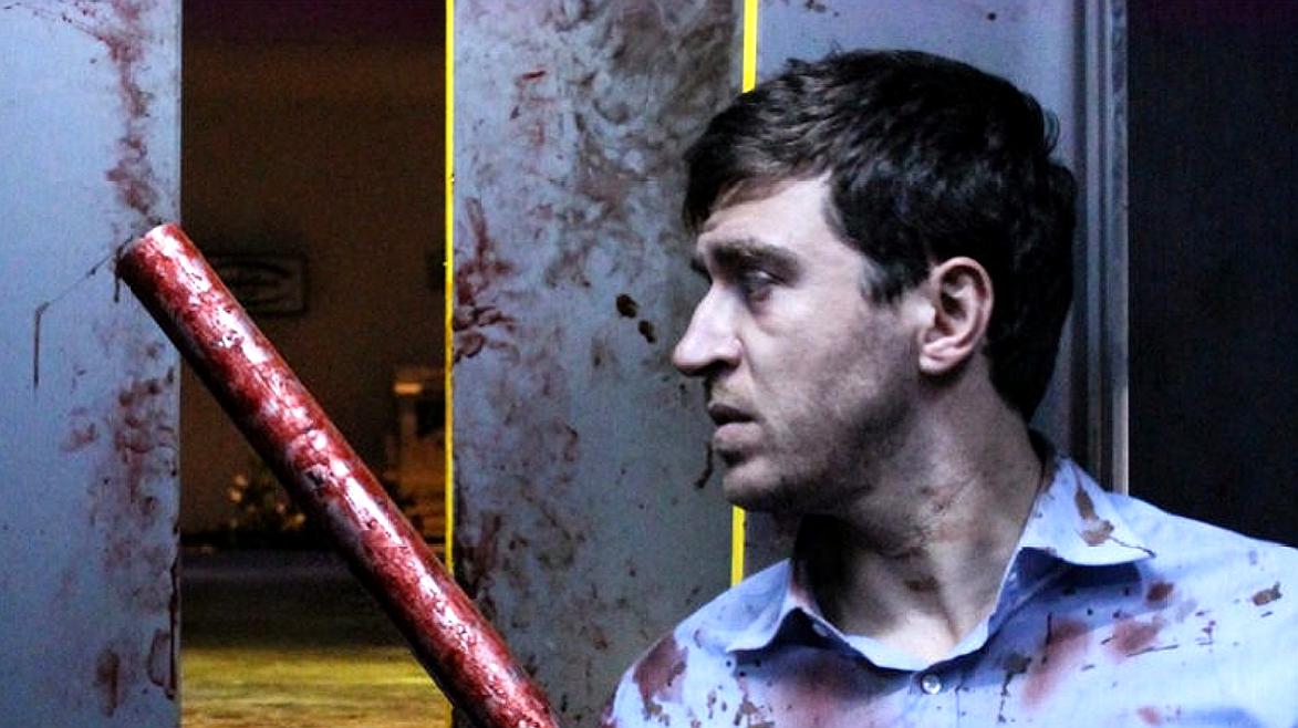 实验室病毒泄露,满世界都是丧尸,男子却靠一部故障电梯活了下来