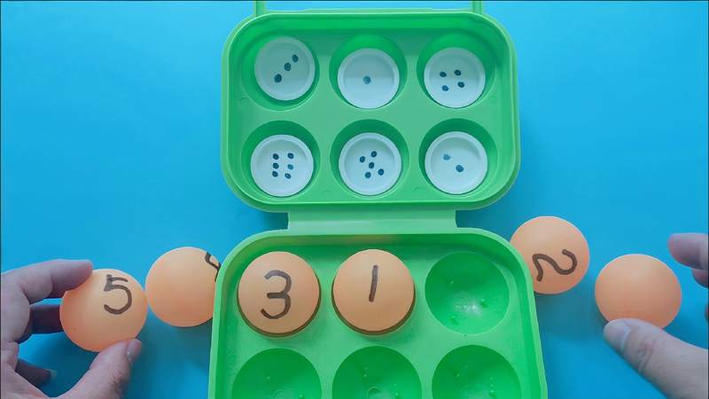 幼儿园自制玩教具数学区益智区游戏活动数字乒乓球找位置