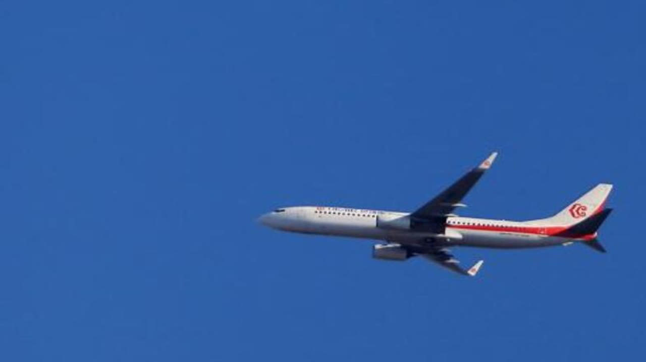 空难生还率如此低,为何飞机不给乘客配备降落伞?真实原因不简单