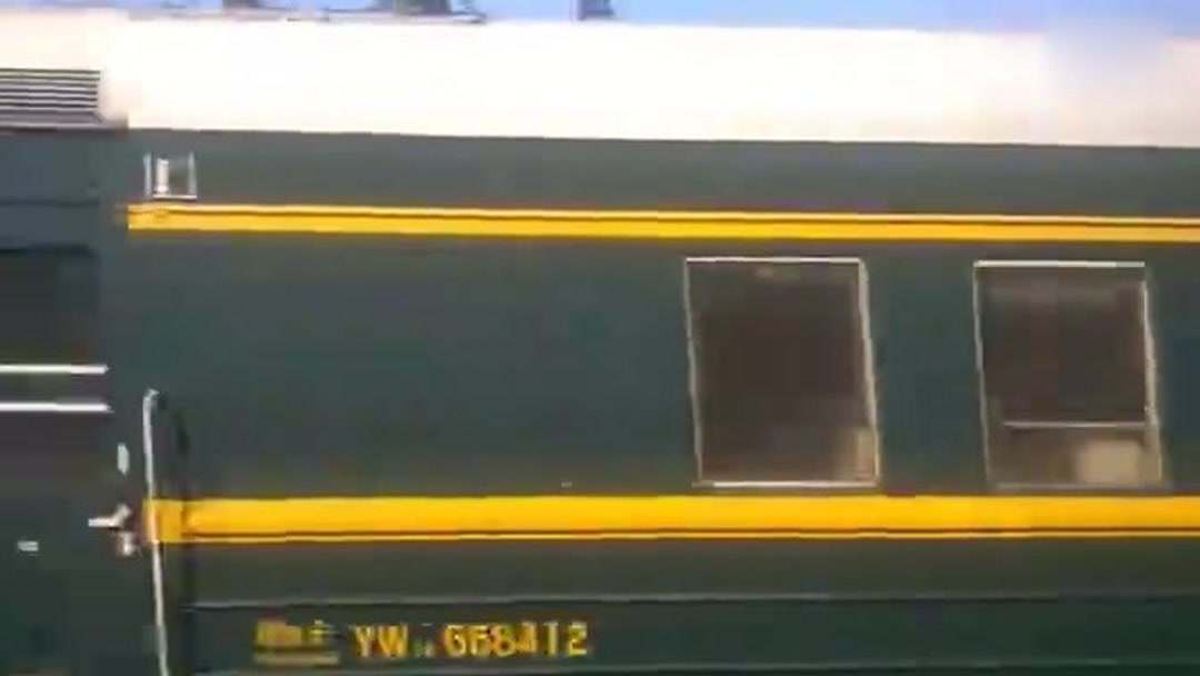 现场实拍,沈阳大成火车站,漠河至北京的旅游列车